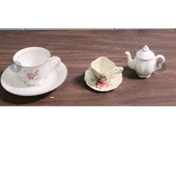 The Unbranded Brand | Kitchen | Vintage China Tea Set Lot Coronation ...
